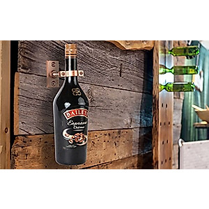 Lily's Home Bar Wall Mount Single Wine Bottle Display Holder, Industrial Design with Mounting Hardware, Works with Wine or Liquor Bottles, Copper Finish (4-1/2” x 1-3/8” x 2-3/4”)