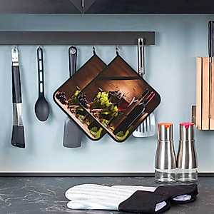 Vintage Glasses Grapes Pot Holders Sets, Kitchen Potholders for Cooking Baking BBQ Grilling (2-Piece Sets)