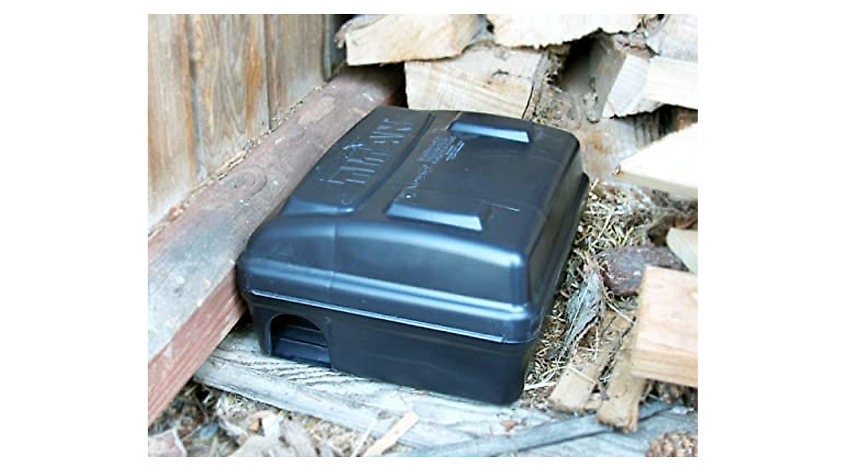 Tomcat Titan Rodent Bait Station | Commercial Grade Pest Control | Run ...