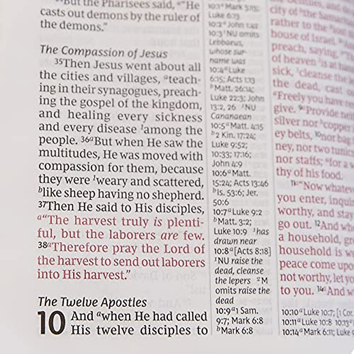 NKJV Holy Bible, Giant Print Center-Column Reference Bible, Black Leather-look, Thumb Indexed, 72,000+ Cross References, Red Letter, Comfort Print: New King James Version