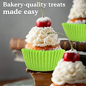 Regency Wraps Standard Baking Cups Greaseproof Professional Grade For Cupcakes and Muffins, Lime Solid, Pack of 40