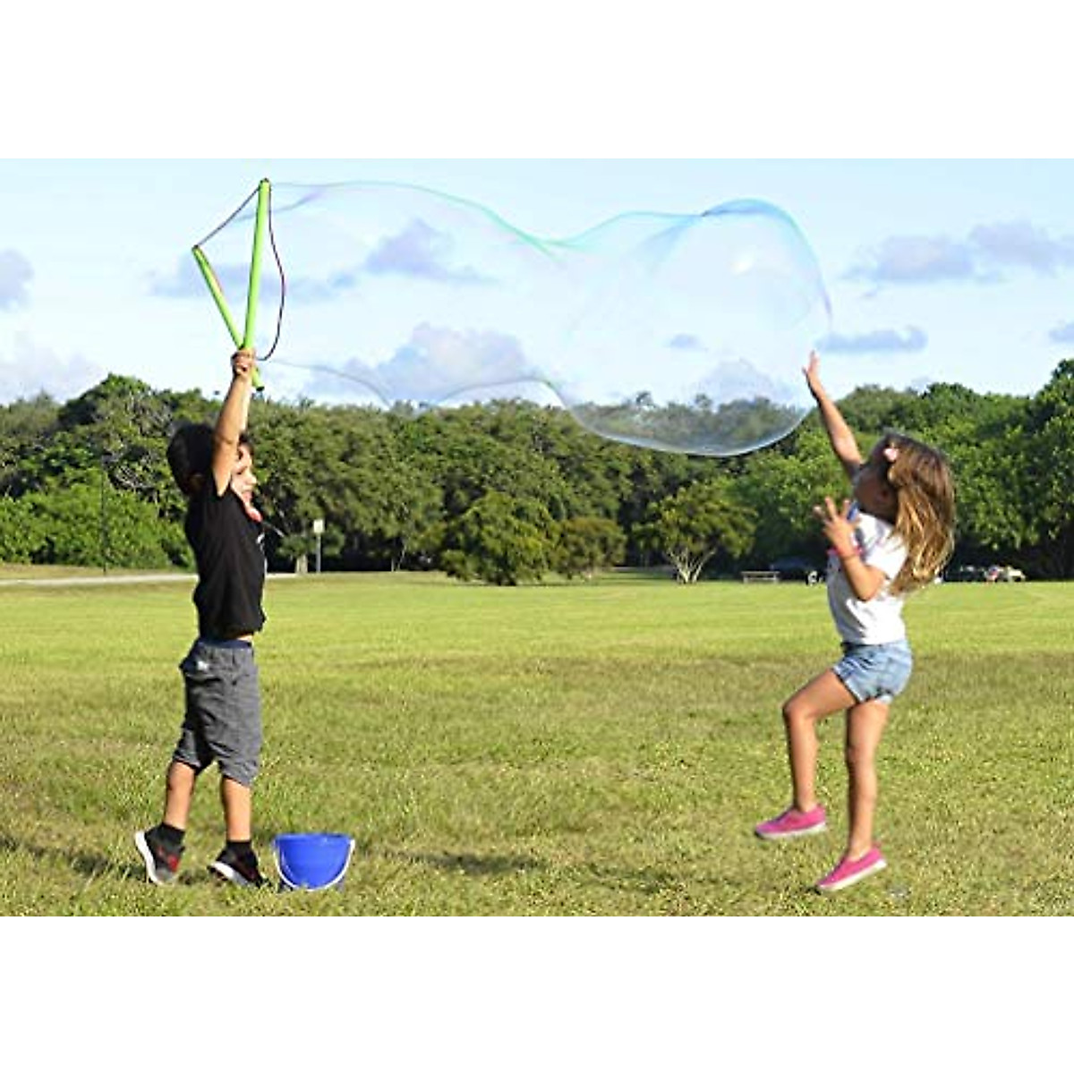 WOWMAZING Giant Bubble Wands Kit & bubble refills: Includes Wand, 5 Big Bubble Concentrate pouches and Tips & Trick Booklet | Outdoor Toy for Kids, Boys, Girls | Bubbles Made in The USA