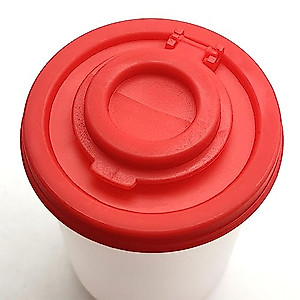 2 Pack Salt and Pepper Shakers Set Moisture Proof 4.35oz Plastic Salt Shaker With Lid for Camping Outdoors Kitchen Lunch 2 Pack Salt and Pepper Shakers (medium, 2 pack) (RED, 2 Pack - medium)