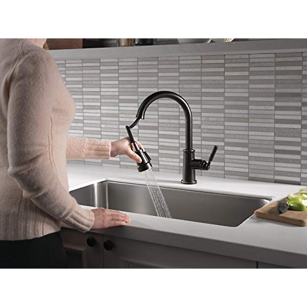 Peerless Westchester Single-Handle Kitchen Sink Faucet with Pull Down Sprayer, Oil-Rubbed Bronze P7923LF-OB
