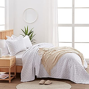 SunStyle Home Queen Size Quilt Bedding Set Lightweight Summer Quilt Geometric Pattern Soft Bedspread Modern Style Coverlet Set for All Seasons, 3 Pieces White (1 Quilt, 2 Pillow Shams)