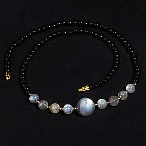 Jewever Moonstone/Black Agate Choker Necklace for Women Healing Crystals and Gemstone Necklaces Balance Meditation Jewellery Gifts