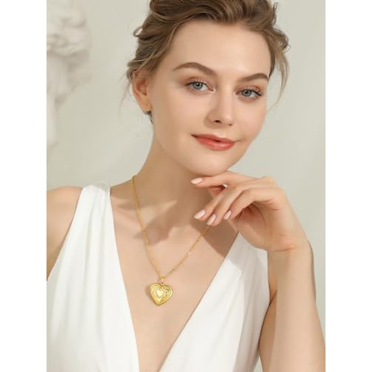 Gold Heart Lockets for Women, 18K Gold Plated Love Locket Necklace That Holds Pictures with 22 Inch Chain for Her Loving Jewelry