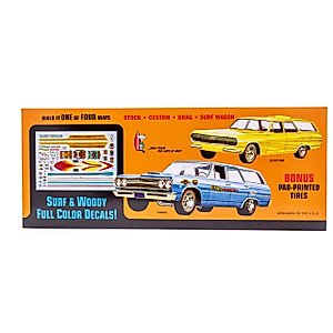 AMT 1965 Chevelle Surf Wagon 1:25 Scale Model Kit
