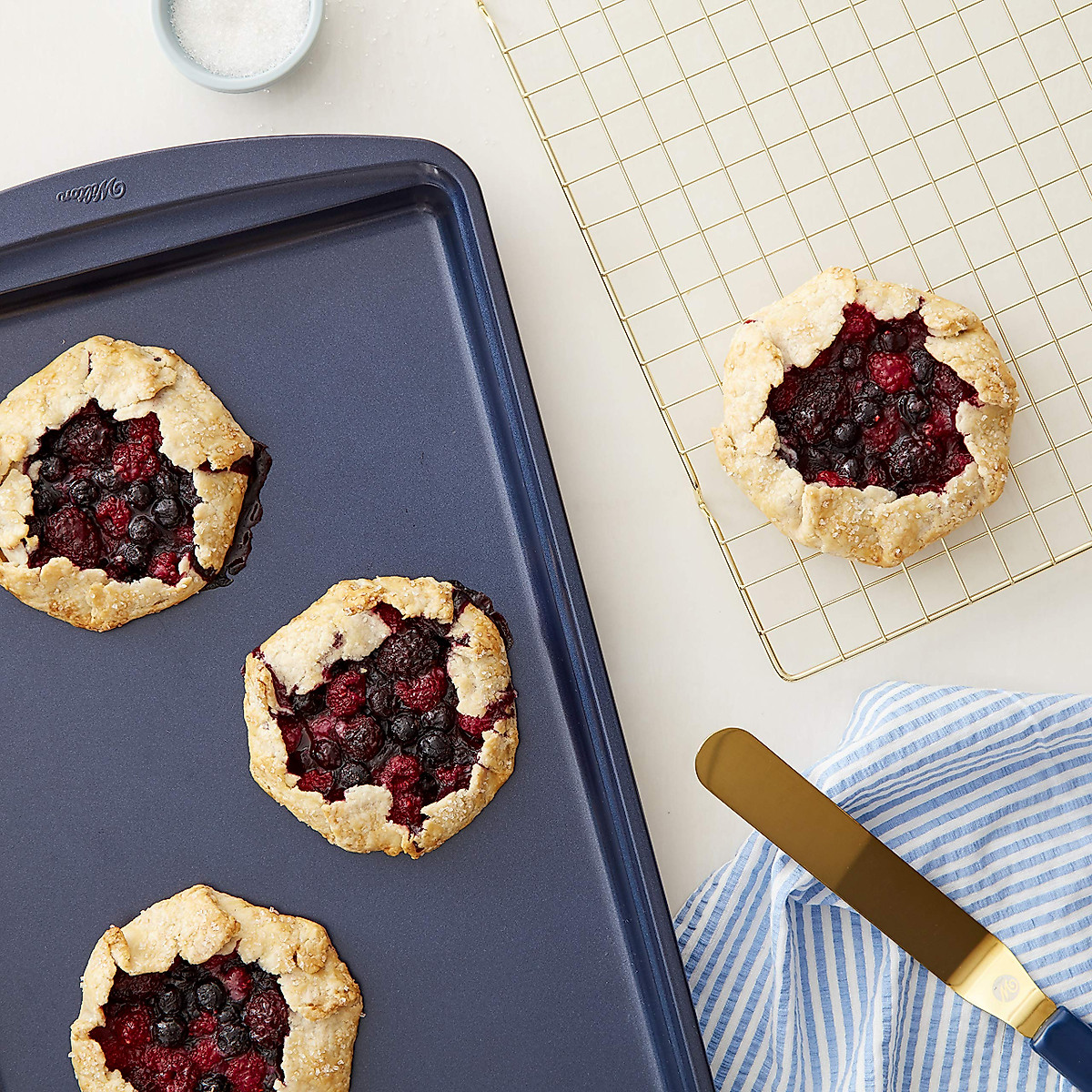 Wilton Non-Stick Diamond-Infused Large Navy Blue Cookie Sheet with Gold Cooling Grid Set, 11 x 17