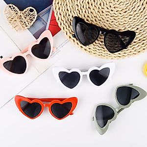 BOUBONI 12 Pack Green Heart Sunglasses Vintage Heart Shaped Glasses Bulk Bachelorette Sunglasses for Women Wedding Party Supplies Favor