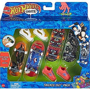 Hot Wheels Skate Tricked Out Pack, 4 Tony Hawk-Themed Fingerboards & 2 Pairs of Skate Shoes, Includes 1 Exclusive Set (Styles May Vary)