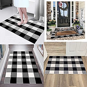 HOYIJA Buffalo Plaid Rug 2＇×3＇Outdoor/Indoor Black and White Checkered Samll Area Rug,Retro Cotton Woven Check Washble Entryway Front Porch Decor Rugs for Layered Welcome Front Door Mats