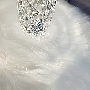 OKAYDA Faux Fur Sheepskin Chair Cover Square Seat Cushion Pad Super Soft Area Rugs for Living Bedroom Sofa (18 * 18in, White)