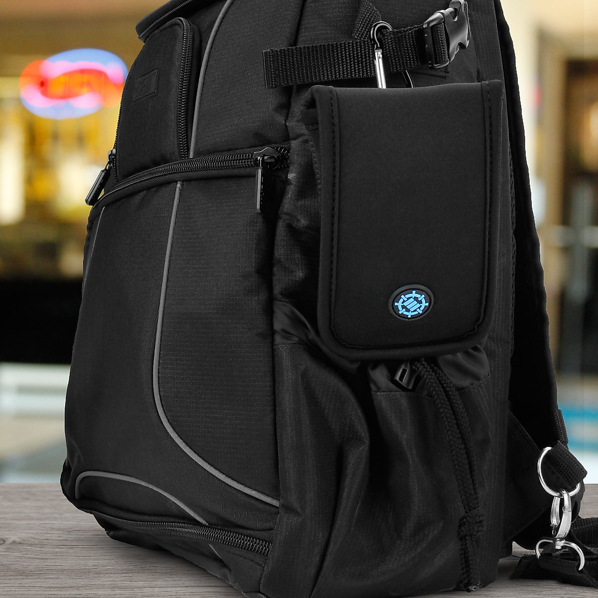 ENHANCE Universal Gaming Mouse Travel Case with Carabiner Clip & Accessory Pouch for Logitech G602 , SteelSeries Rival 600 , Razer DeathAdder & More eSports Wired and Wireless Mice - Black