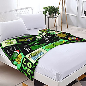 HUGLAZY Cute Pickle Throw Blanket, Plush Sherpa Fleece Novelty Food Blanket Throws for Couch Bed Sofa Travel, 54x70 Funny Blankets for Adults Size Birthday for Girls