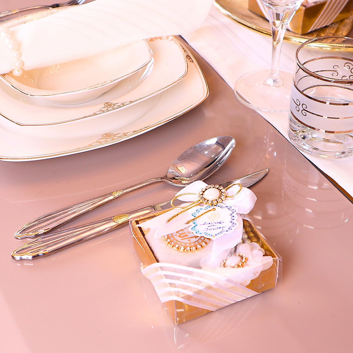 Pack of 6 Personalized Mini Quran Prayer Beads Islamic Party Favors, Decorated Velvet Mini Quran & Pearl Prayer Beads Islamic Muslim Gift Set for Special Occasions