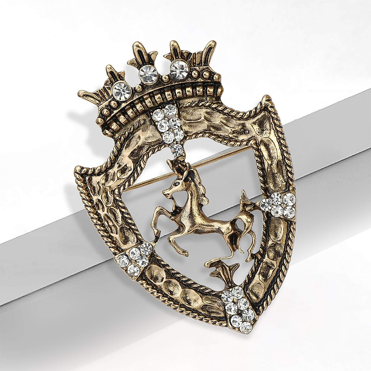 YYBONNIE Vintage Golden Tone Queen Crown Pin Brooch Crystal Horse Racing Chapter Badge