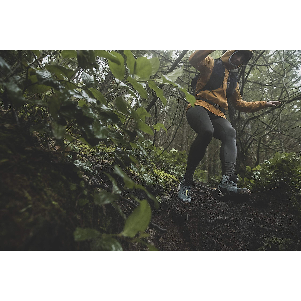 Salomon Cross MID Gore-TEX Hiking Boots for Women, Lead/Stormy Weather/Charlock, 7.5