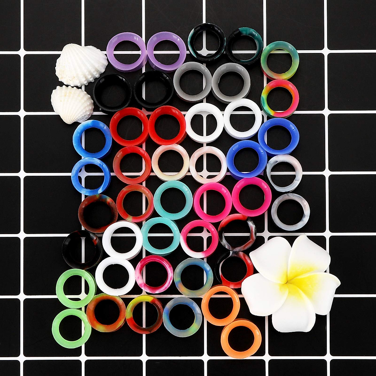 Stuppendux 22Pairs Soft Silicone Tunnels Ear Gauges Tunnels Plugs Stretchers Expander Mix Set for Women Men 1/2" 12mm
