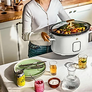 6 Quart Programmable Slow Cooker (White Icing)