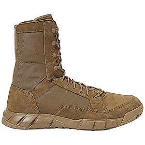 Oakley Men's Coyote Leather Light Assault Boot 2 with Nylon Laces Lock System and Breathable Synthetic Material Sized 6.5