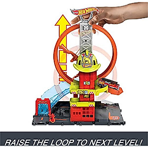 Hot Wheels Toy Car Track Set City Super Loop Fire Station & 1:64 Scale Firetruck, Connects to Other Sets