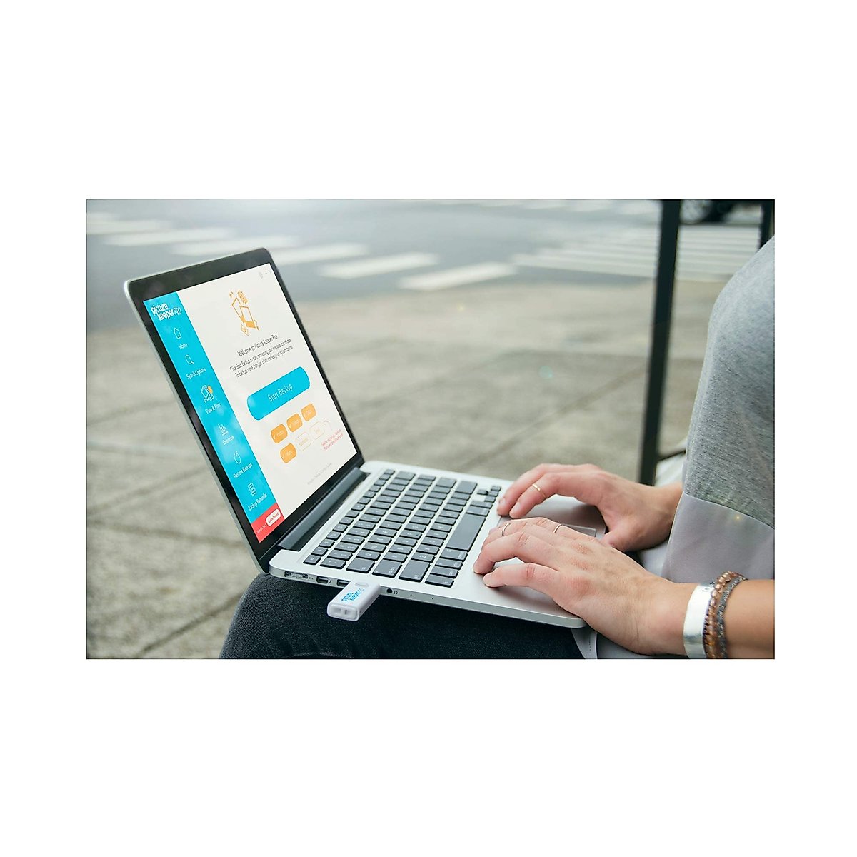 Picture Keeper PRO 32GB Smart USB Professional Storage Flash Drive for Photos, Videos, Music and Docs. More Than Just a Photo Backup Stick. for PC/MAC/Laptops/Computers