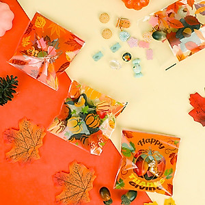 DERAYEE Fall Treat Bags, 400 Pcs Self Sealing Cellophane Cookie Bags Pumpkin Maple Leaves Clear Candy Bags Plastic Self-Adhesive Goodie Gift Bag for Thanksgiving Party Favor Autumn Party Supplies (3.9 x 3.9 Inch)
