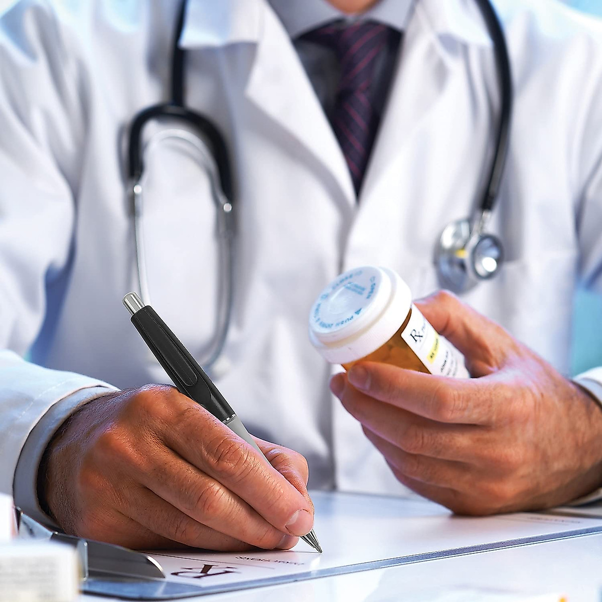 PILOT Dr. Grip Refillable & Retractable Ballpoint Pen, Medium Point, Navy Barrel, Blue Ink, Single Pen (36101)