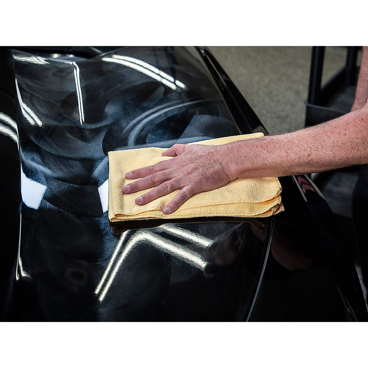 Meguiar's M2601 Mirror Glaze Hi-Tech Yellow Wax - 1 Gallon Container