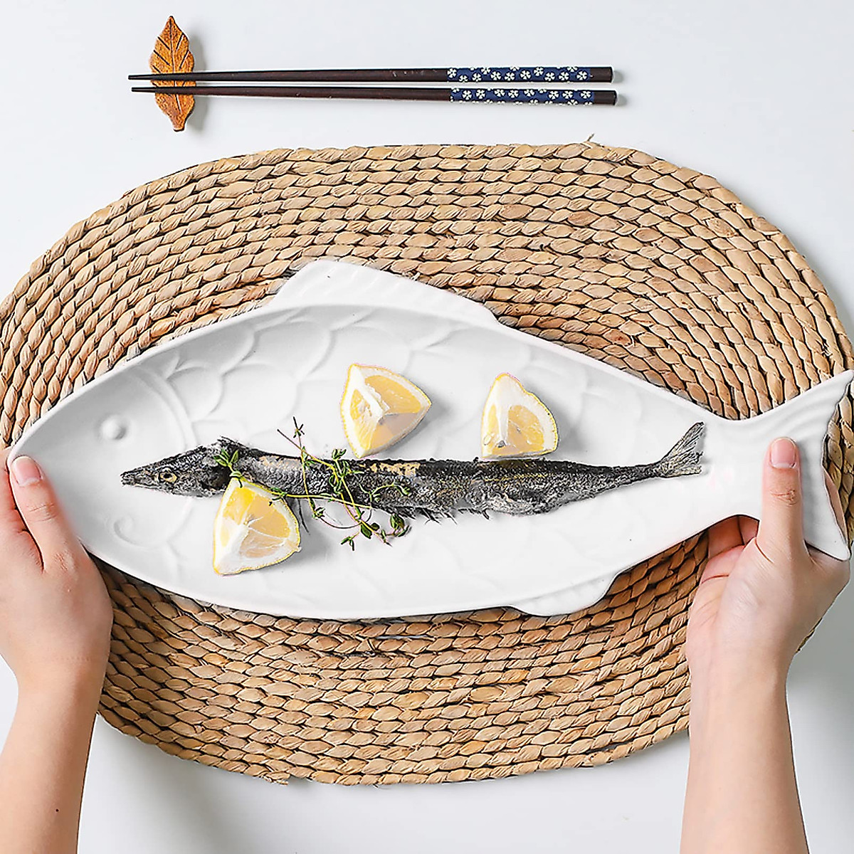 DOITOOL White Ceramic Fish Plate Unique Design Fish Serving Platter Dish, Fish Shape Platter for Fish, Sushi, Fruit or Cheese for Kitchen Restaurant Tableware ( White ) Serving Platter