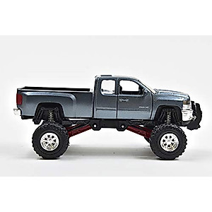 New Ray Silverado 2500 Hd Die Cast Chevrolet with Suspension 1/32° 54526 Blue, male