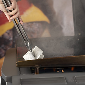 Blackstone 4146 Griddle Conditioner Kit 2-in-1 Cast Iron Season Oil for Grill Grates, Skillet, Dutch Oven, Pots & Pans-Clean, Protect, Condition & Care-Plant Based & Vegan, 15.3 Ounce (Pack of 1)