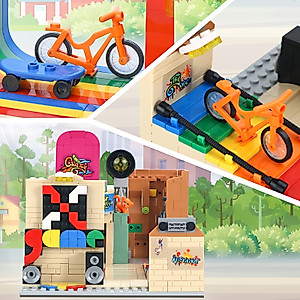 Skate Park Friends Building Set 575 PCS, Skateboard Toys for Kids Cool City Sports, with 4 Mini Dolls, Toy Scooter Sports Theme Park Building Playset for Boys and Girls Aged 6-12