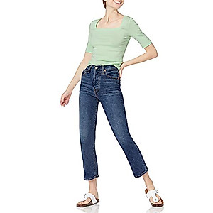Amazon Essentials Women's Slim-Fit Half Sleeve Square Neck T-Shirt, Green, Medium
