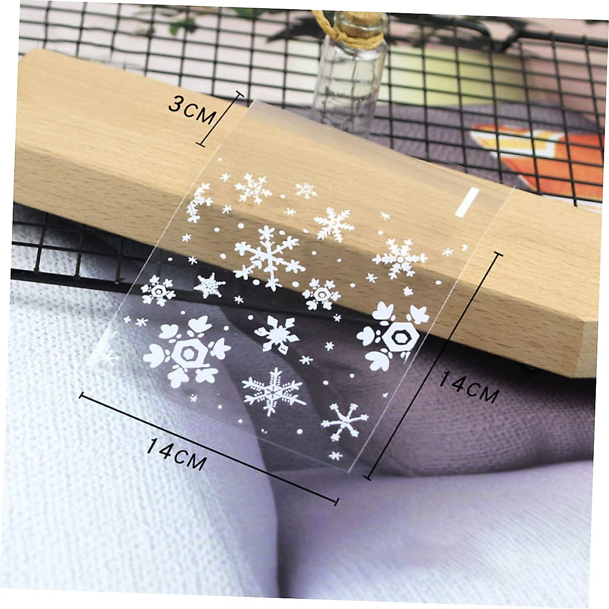Healeved 200pcs Cellophane Bags Adhesive Snowflake Treat Bags Cellophane Party Bags Shoulder Strap Pads for Bags Cellophane Bags Small Cellophane Bags Pastry Bag To Bake
