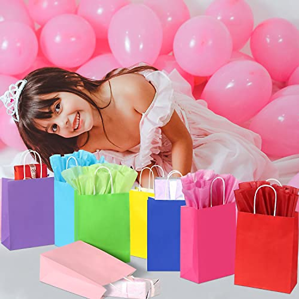 BLEWINDZ 32 Pieces Gift Bags with 32 Tissues，8 Colors Party Favor Bags with Handles, Rainbow Gift Bags for Wedding, Birthday, Party Supplies and Gifts