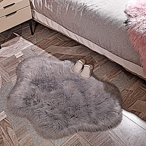 HLZHOU Soft Faux Sheepskin Fur Rug Fluffy Fur Chair Cover Seat Pad Non-Slip Area Rug for Bedroom Living Room Floor Kids Room (Gray, 2x2.6 Feet)