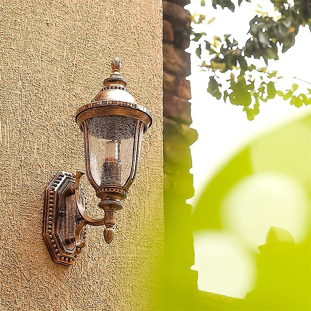 Simple And Cool Wall Lamp American Rustic Lantern Wall Light Retro LED Antique Fixture Oil Rubbed Bronze Finish Aluminum 45cm Sconce with Cracked Glass Shade Vintage Lamp For Home Bedroom Garden Yard