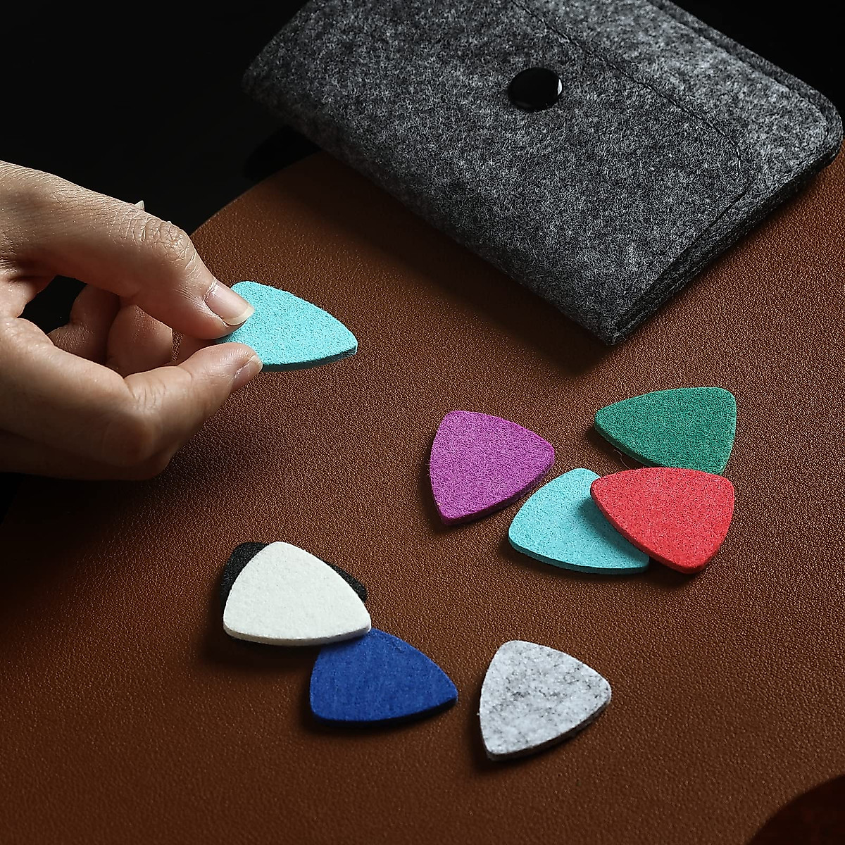 20 Pieces Felt Ukulele Picks,Felt Heart Shape Pick for Ukulele Guitar Bass with pick holder case (Multiple colors) (general, 10 mixed colors)