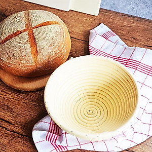 9 Inch Round Banneton Bread Proofing Basket with Bakers Couche Proofing Flax Cloth 2 Pcs Set