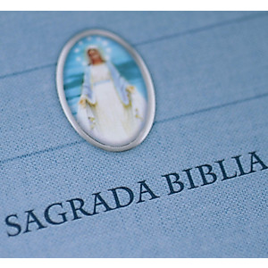 Biblia Católica en español. Tapa dura azul, con Virgen Milagrosa en cubierta / Catholic Bible. Spanish-Language, Hardcover, Blue, Compact