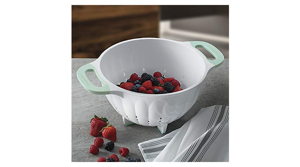 KitchenAid 5-Quart Plastic Colander in Pistachio - Perfect for Easy ...