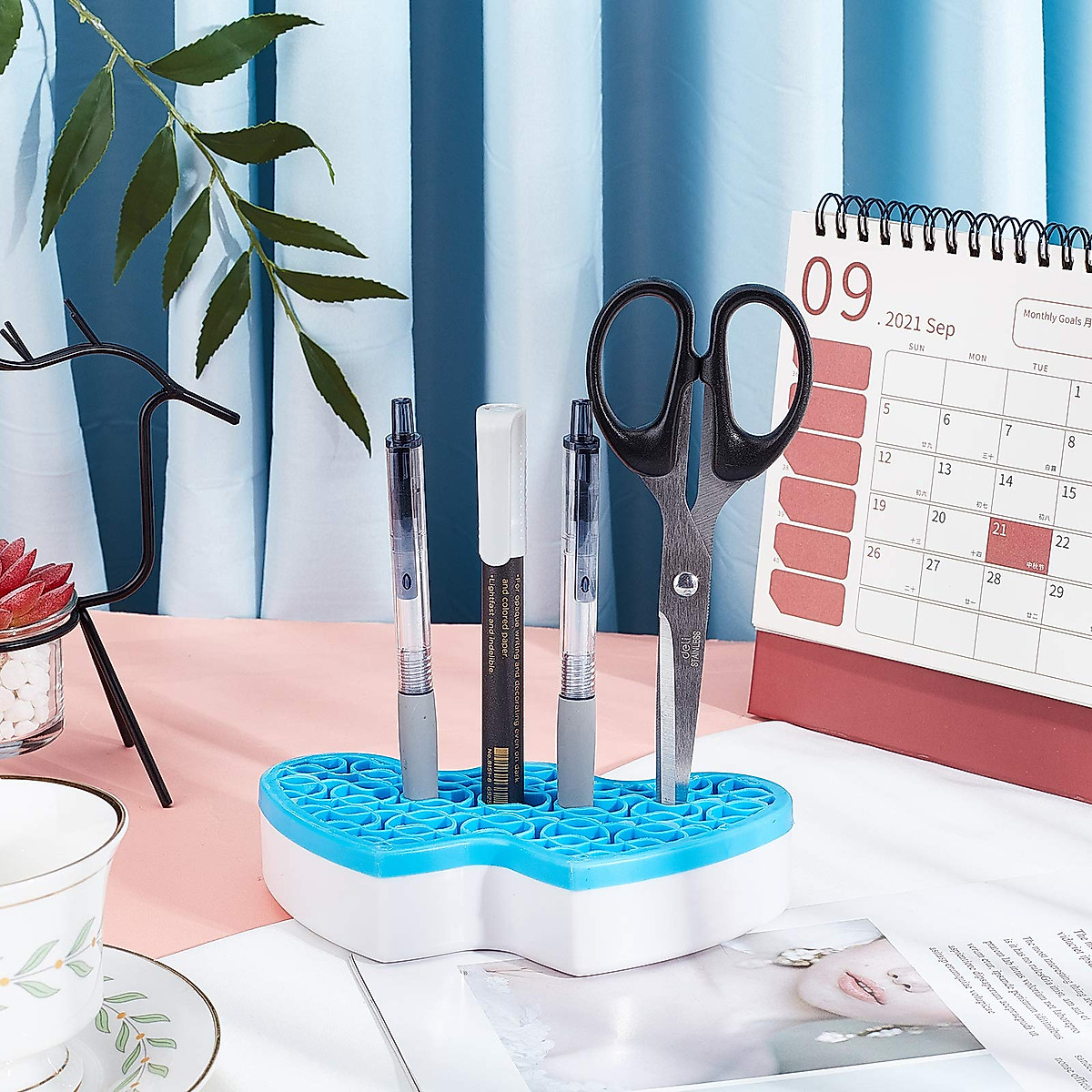 GORGECRAFT Sew Desktop Organizers Silicone Makeup Brush Holder Multipurpose Painting Pen Stand Holder Cosmetic Storage Box for Stash and Store (Blue)