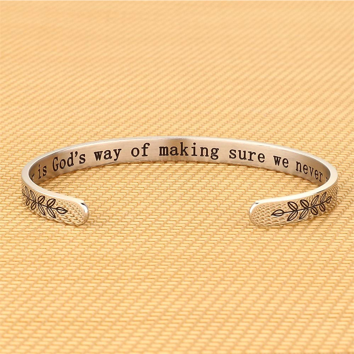 Friends are the Family We Choose Bracelet, Long Distance Relationship Friendship Gifts Best Friend Bracelets Jewelry for Friend Women Female bff Her Birthday, Mothers Day Present Gifts for Friends