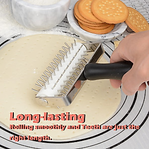 NUOYIA Pizza Dough Docker,Stainless Steel Pizza Roller,Sturdy Pizza Docker Roller for Pizza Cookie Pie Pastry Bread,Best Bubble Killer Tool for Kitchen(Black)