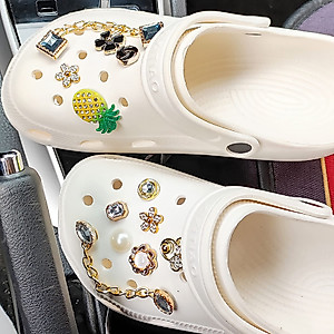 Bling Shoe Charms for Women and Girl Luxury Shoe Accessories with Rhinestone and Imitated Pearl Designer Jewelry Shoe Charms DIY Shoe Decoration