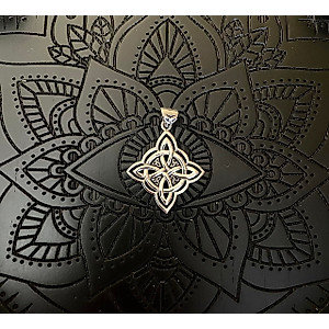 Jewelry Trends Sterling Silver Celtic Trinity Knot Pendant with Circle of Life