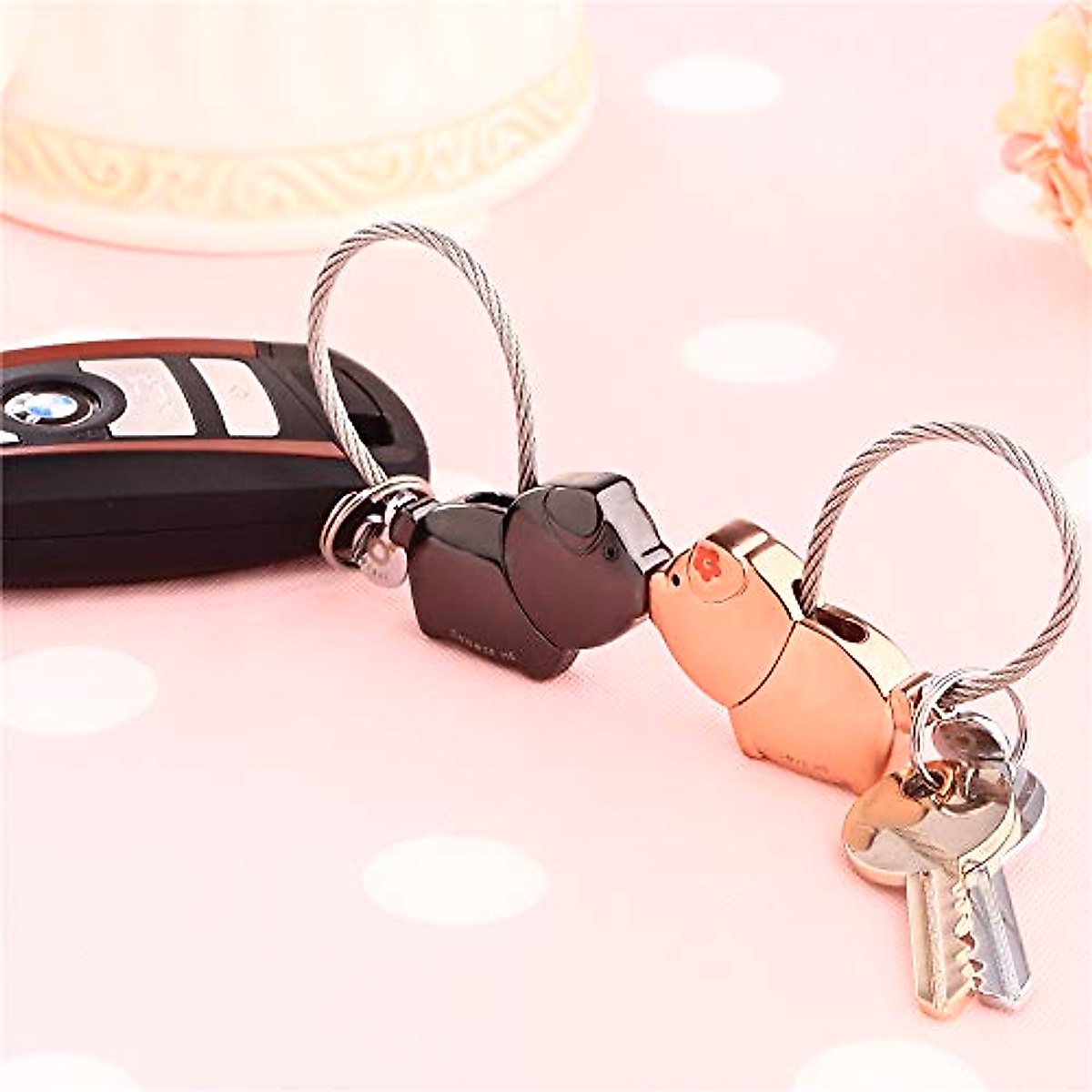 MILESI Custom Personalized Kiss Pig Couple Keychain with Magnetic Cute Couple Gift Valentine's Present(silver-lightgold)