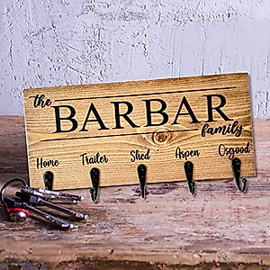 Personalized Family Name Key Holder for Wall Decorative Custom Wood Name Key Rack with 2-7 Metal Hook Customize Key Hanger Coat Rack Wedding Housewarming Gift New Home Décor (Family Key holde)
